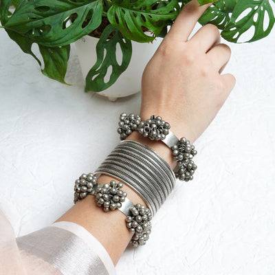 Buy Teejh Fulki Stacked Bracelet Set in Accessories | Best Jewellery on ...