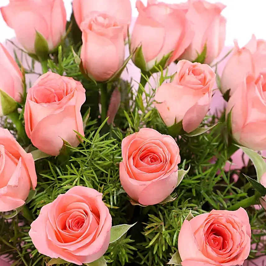 Buy Splendid 15 Pink Roses Bouquet in Flowers | Best Home Decor on Plumint